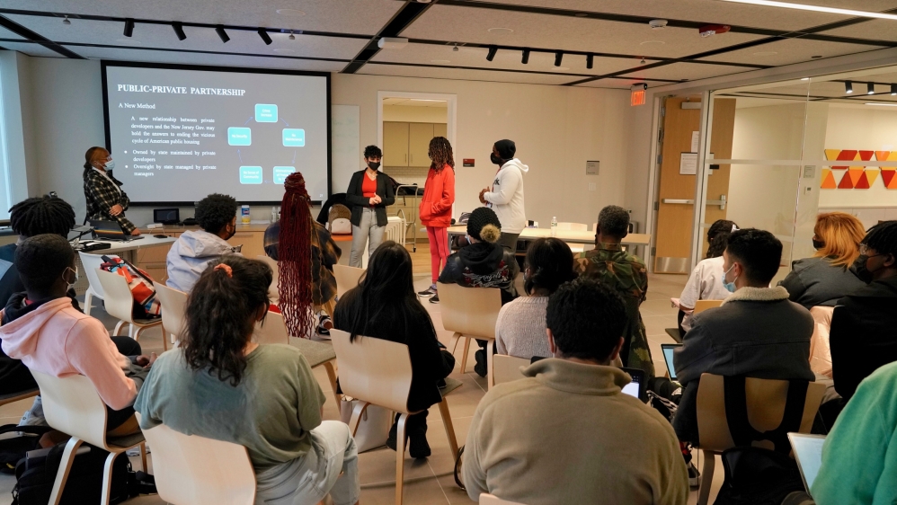 Honors Living-Learning Community | Rutgers University-Newark